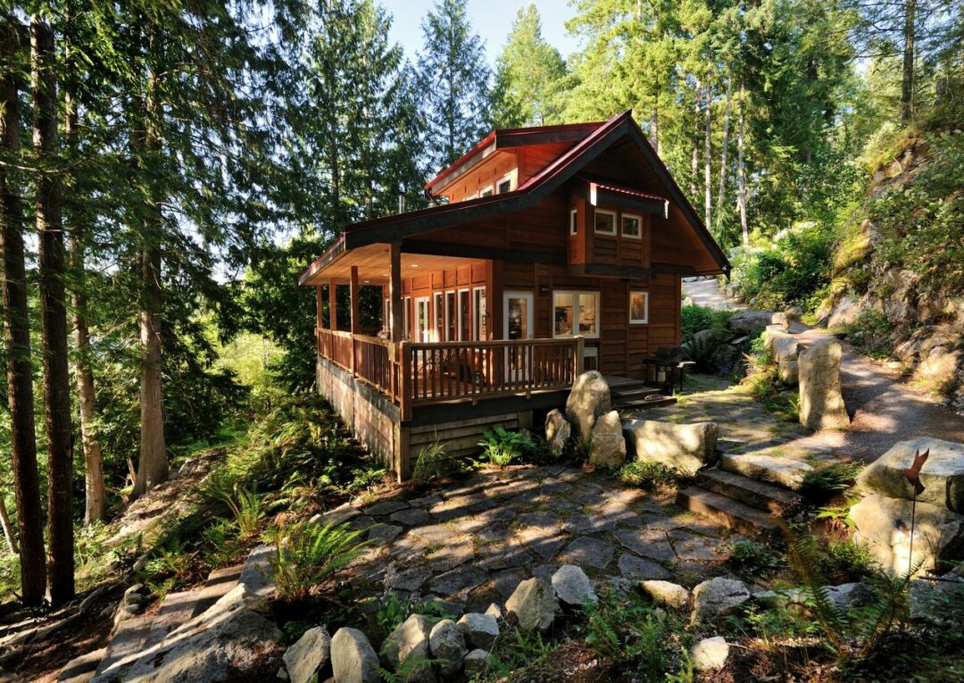 60 Cozy Cabins Near Vancouver for a Weekend Getaway